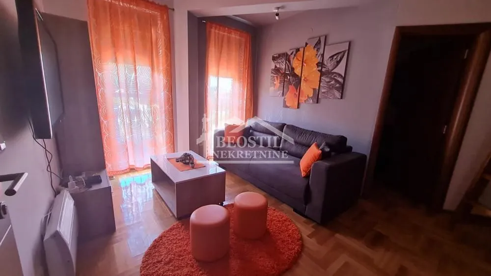 Prodaja, trosoban stan, 39m², Centar, Čajetina