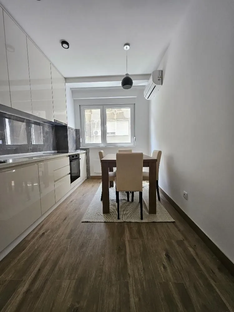 Izdavanje, jednosoban stan, 34m², Stari Grad, Beograd