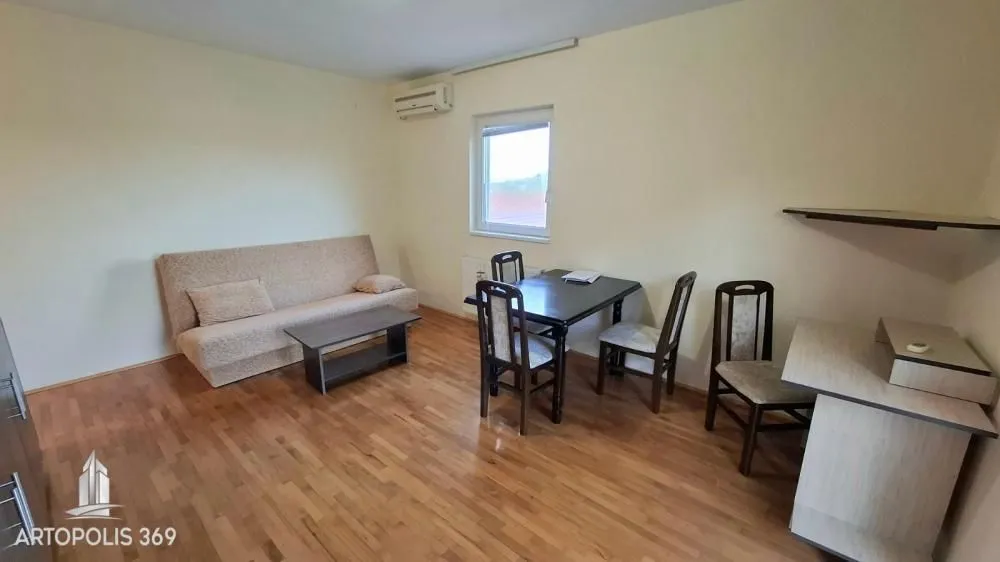 Izdavanje, jednosoban stan, 30m², Petlovo Brdo, Beograd