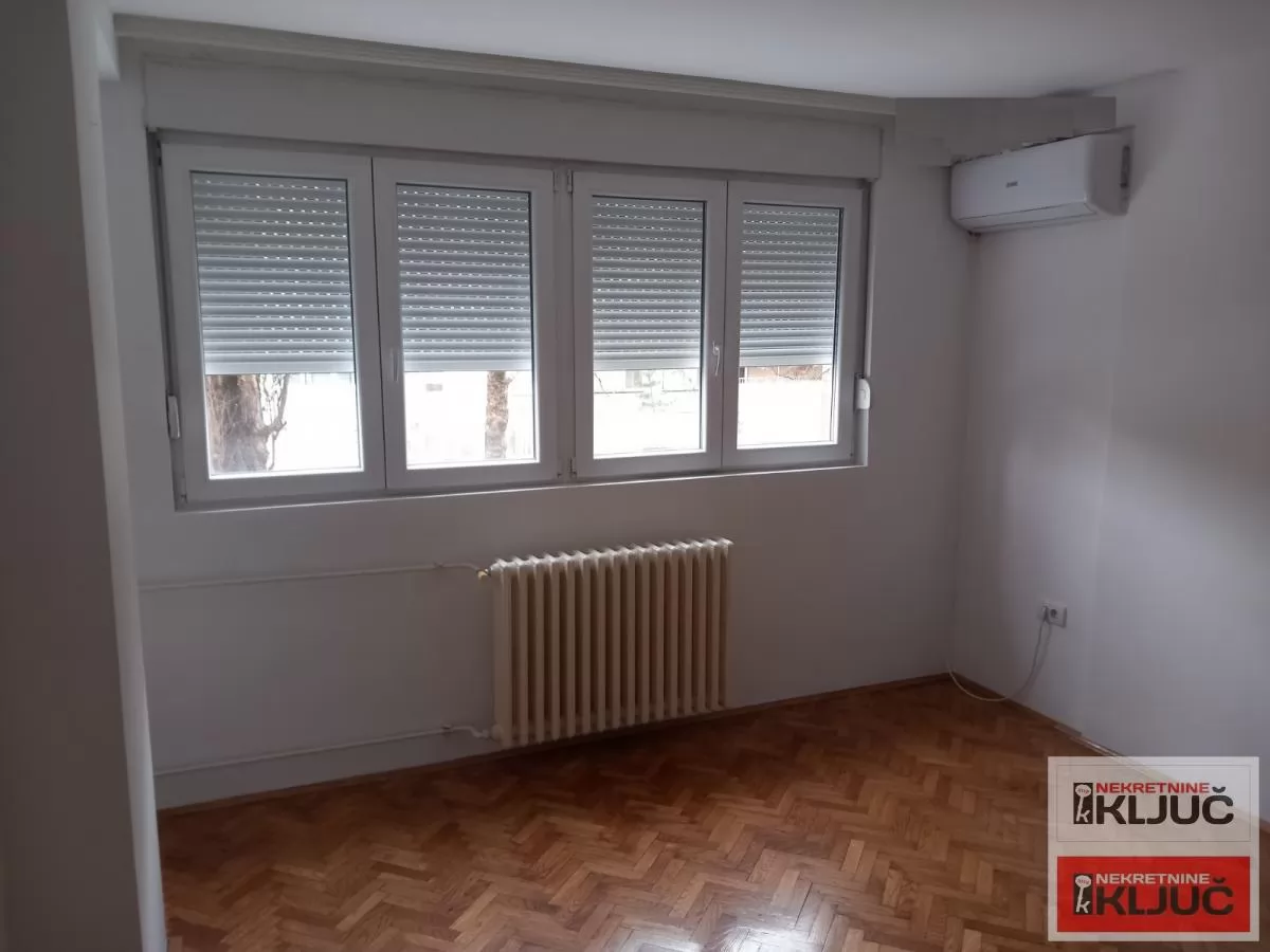 BULEVAR, 31m2, Jednosoban, Renoviran