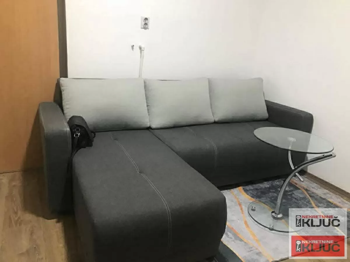 Garsonjera na Podbari, Novi Sad, 19 m², 4. sprat