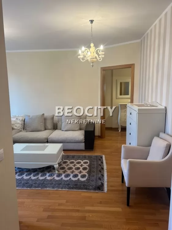Dvosoban stan, 100 m2, Centar ID: 131276
