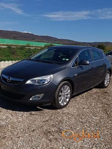 Opel Astra J 1.7 2011. godište