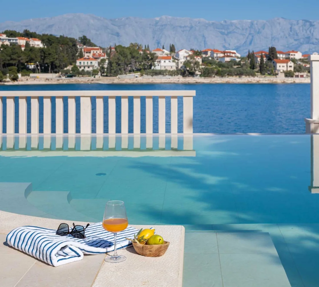 Infinity pool vila Brač