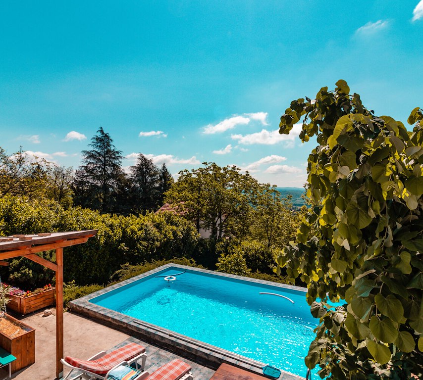 Hill Pool Vila – Trešnja