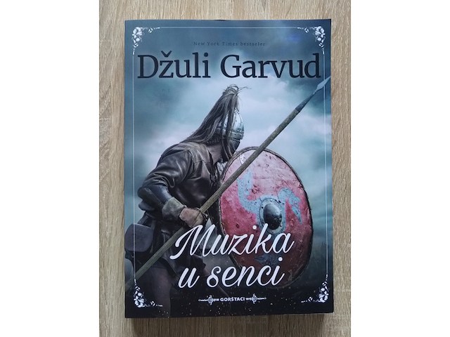 Muzika u senci Džuli Garvud - NOVA
