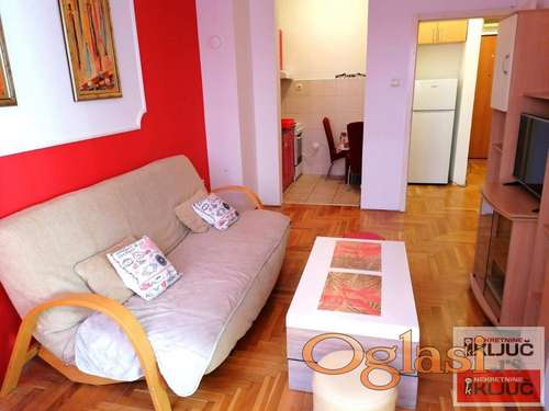 Jednoiposoban stan 40 m², Bulevar Oslobođenja, Novi Sad