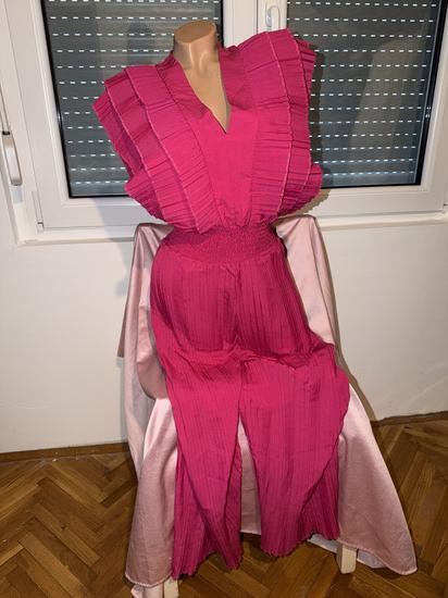 Pink prelep dugacki kombinezon, velicina M