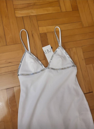 Zara nova bela haljina midi %%