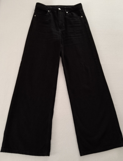 **H&M ULTRA HIGH WIDE JEANS**