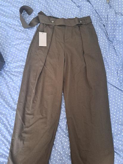 ZARA pantalone %