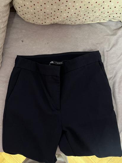 Zara pantalone SNIZENO