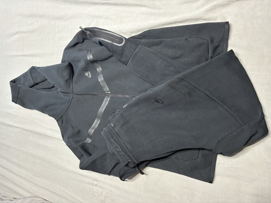 Nike tech fleece trenerka