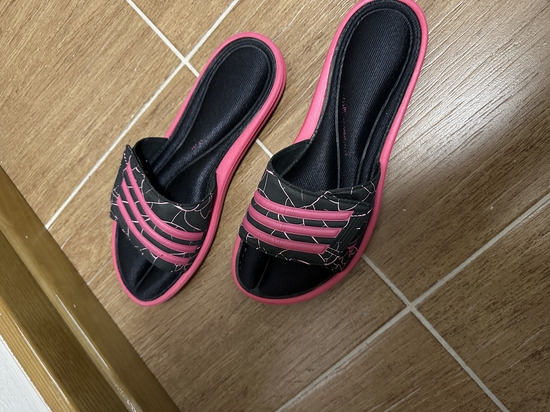 Adidas zenske papuce -Nove