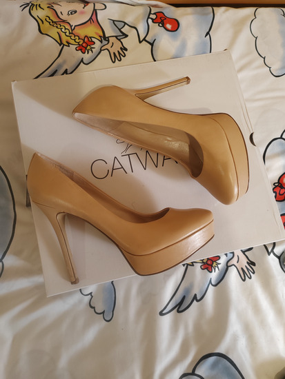 NINE WEST krem salonke