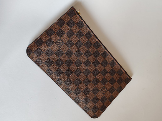 Louis Vuitton Neverfull pouch