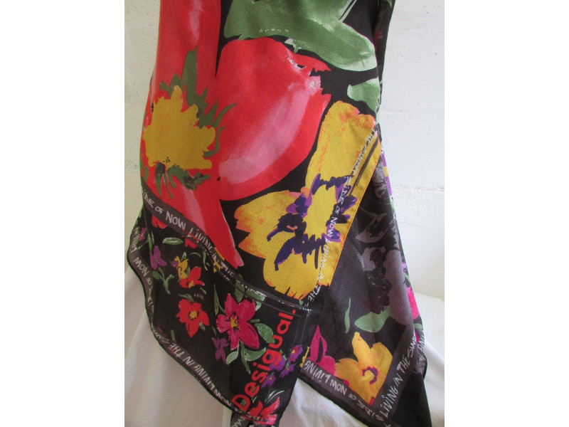 DESIGUAL, velika, vesela ešarpa, novo