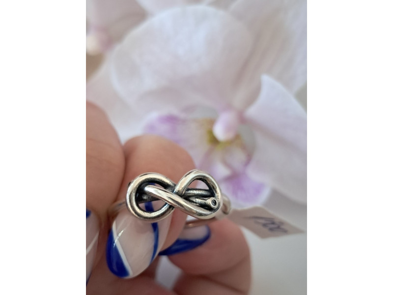Nov Pandora prsten infinity 17,5mm 925