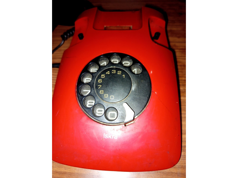 ISKRA stari crveni telefon