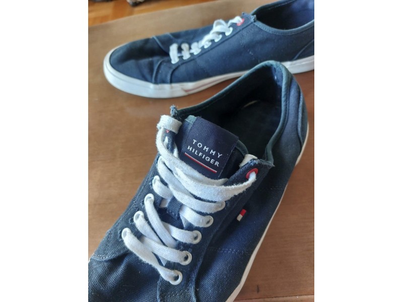 Teget patike Tommy Hilfiger br.45 odlicne