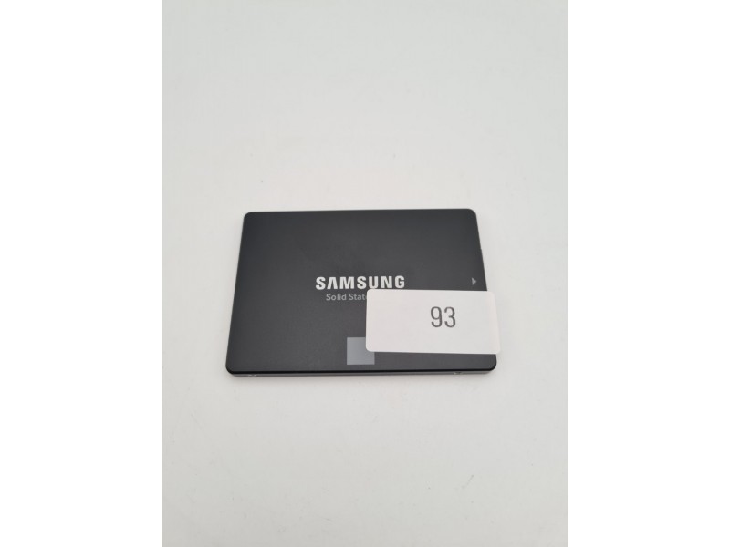 SSD 500GB SAMSUNG EVO 850 --- 28 dana rada.---