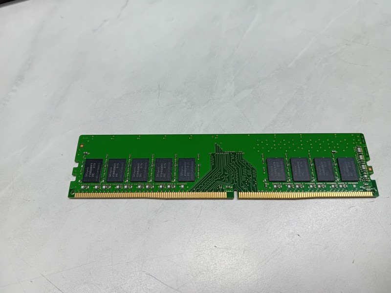 ddr4 8gb SkHynix pc4 2400t ispravna