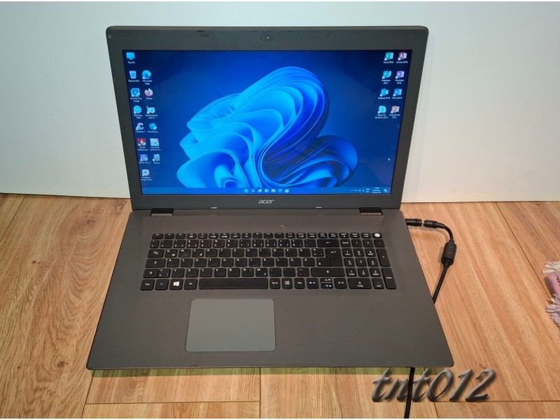 = ACER E5-772= i7-5500U= 250Gb= Nvidia 2Gb= 17,3 HD+ ==