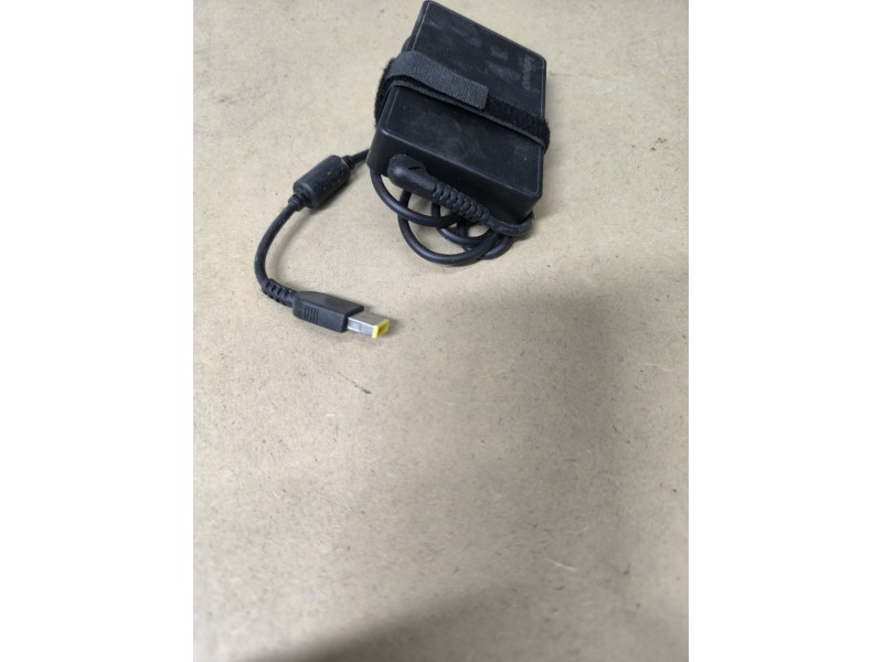 Lenovo adapter ispravan