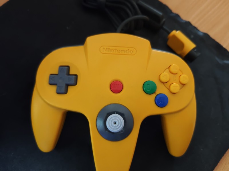N64 Dzojstik Zuti