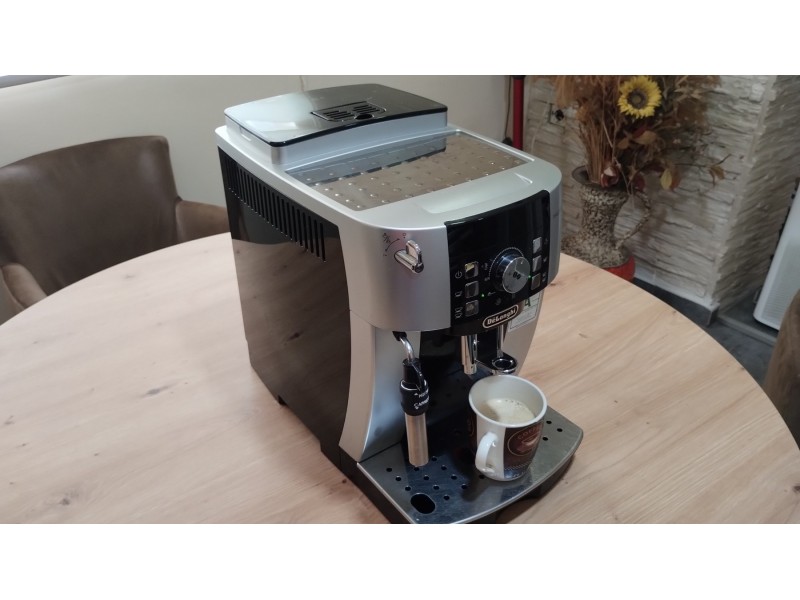 DELONGHI Magnifica S Espresso Aparat