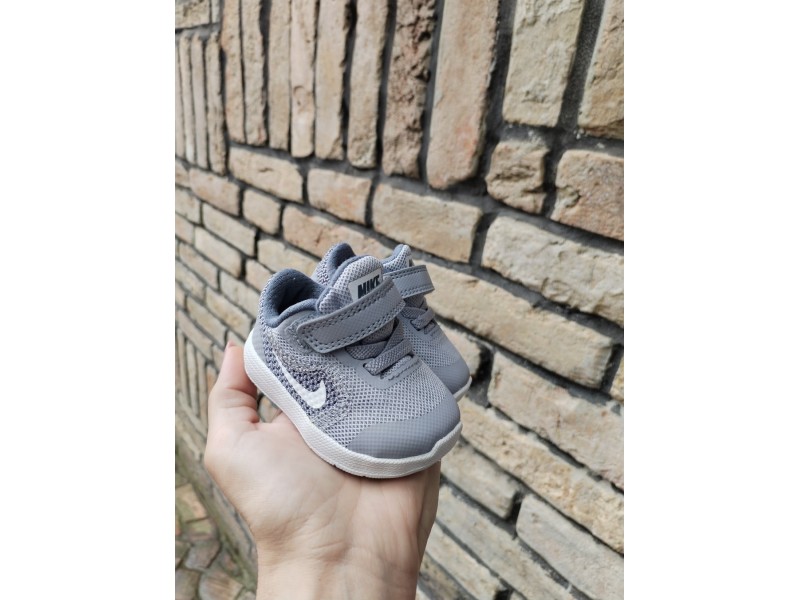 Nike patike za bebe decake br 17