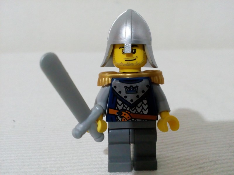 F8*LEGO FIGURA-CASTLE
