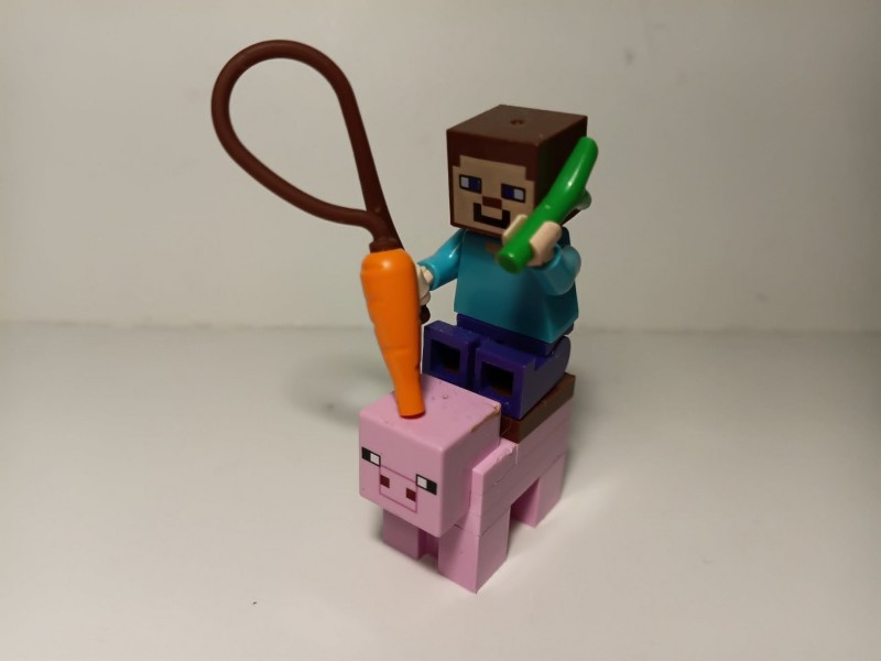 Lego figurica minecraft