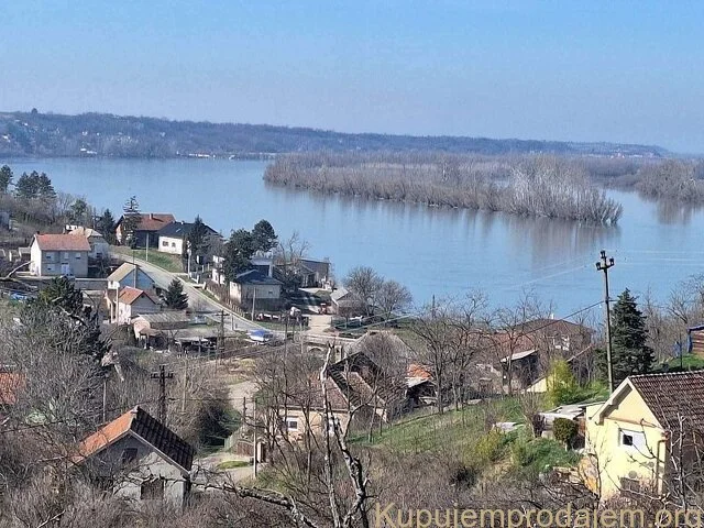 Odličan građevinski plac na Banoštoru