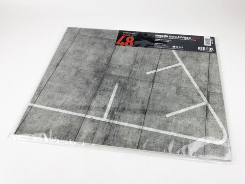 Red Fox Studio DB-48004 Modern NATO Airfield Type 5 (380 x 320 mm / Universal)