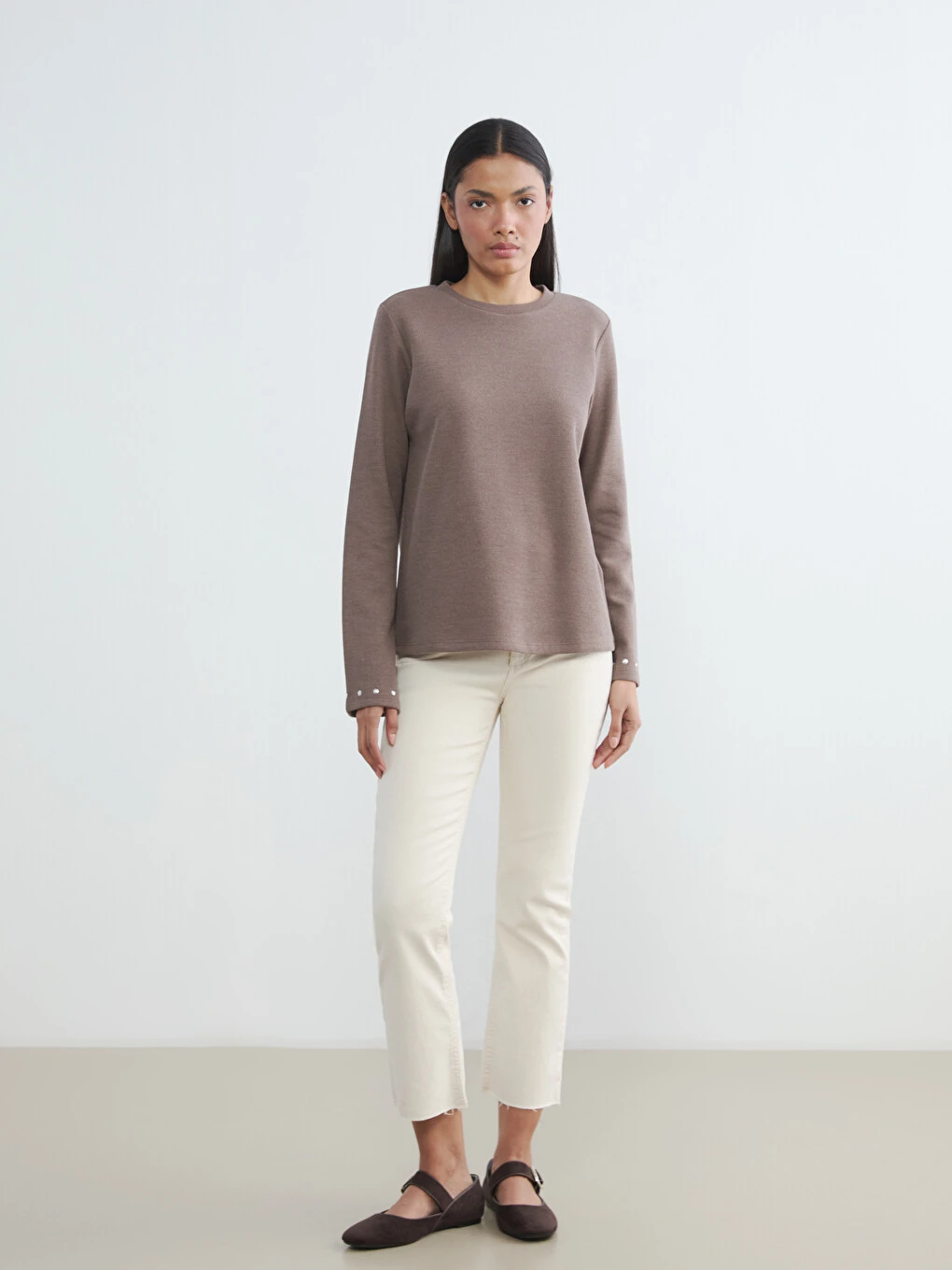 LCWAIKIKI Classic Bluza Sa Okruglim Izrezom I Detaljima Od Bisera