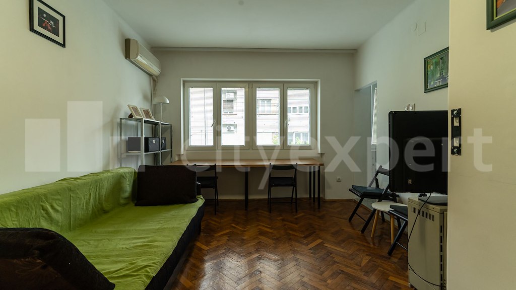 Stan za izdavanje BEZ PROVIZIJE: Garsonjera, 23m², Kraljice Natalije, Savski venac - 500€