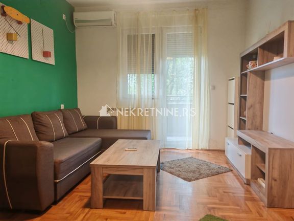Voždovac, 48m2, 400EUR, terasa