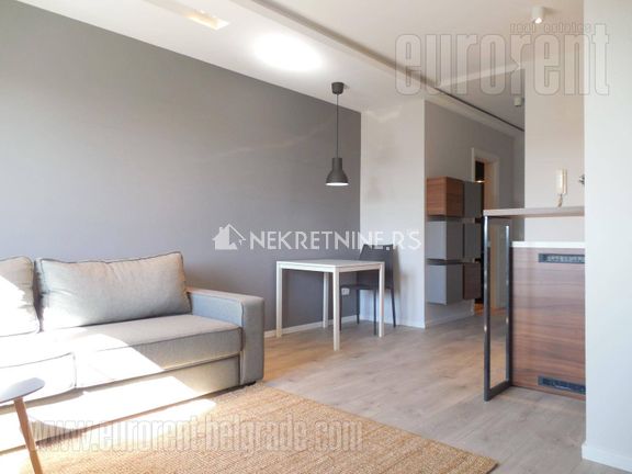 #39119, Izdavanje, Stan, SKUPŠTINA, 800 EUR