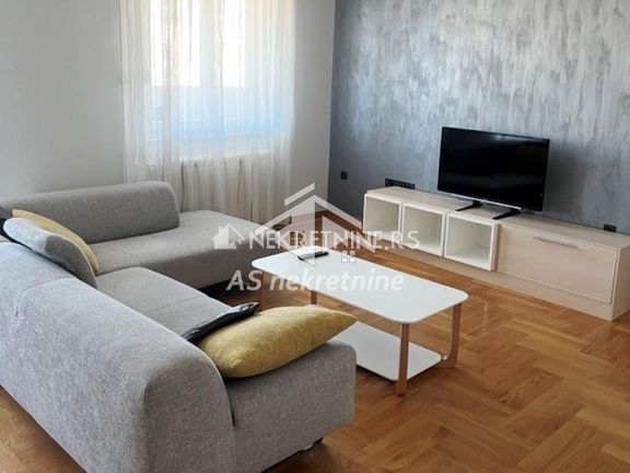 Voždovac, Vojvode Stepe, 4.0 stan, 120m2, 1100 EUR