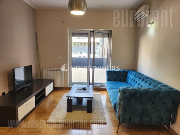 #25467, Izdavanje, Stan, ČUBURA, 600 EUR