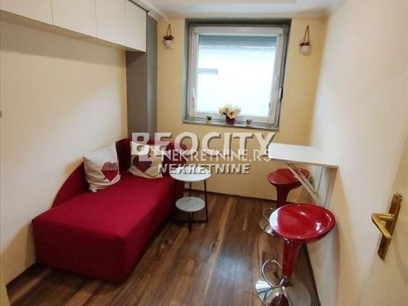 Novi Sad, Centar, Arse Teodorovića, 2.0, 22m2, 73000EUR