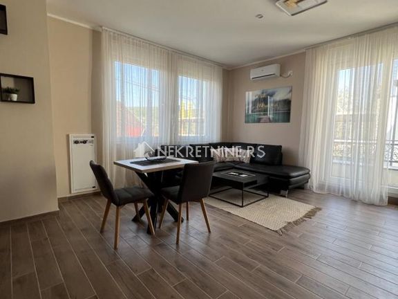 Luksuzan stan 49m² – Vrdnik, novogradnja, bazen, spa sadržaji