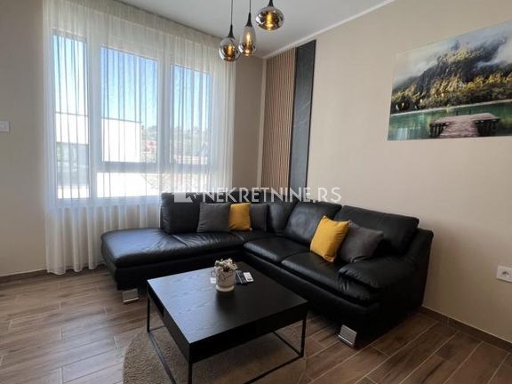 Luksuzan stan 50m² – Vrdnik, novogradnja, bazen, spa sadržaji