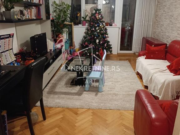 Renoviran, trosoban duplex na Karaburmi ID#13539