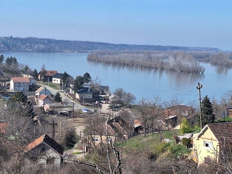 Odličan građevinski plac na Banoštoru
60.000 €