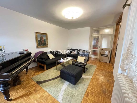 Mirijevo 4, Lj.Miodragovića, crvena fasadna, 102m2 ID#34774