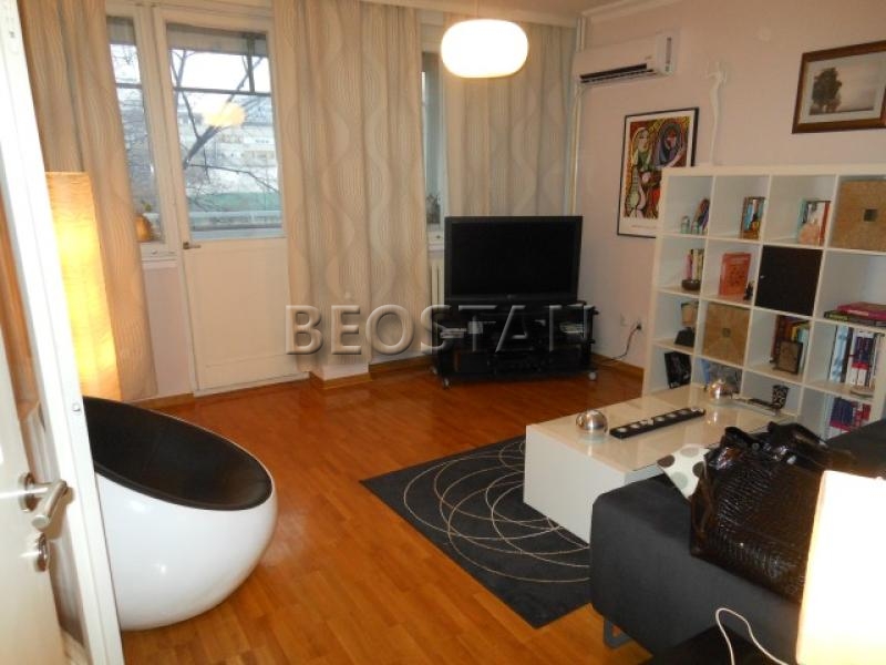 Novi Beograd - Blok 21 #1963657
750 €