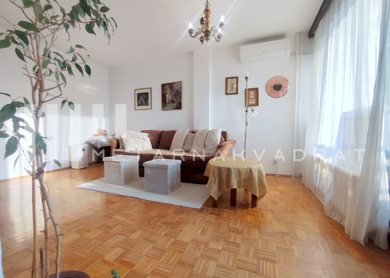 Cerak vinogradi, lep porodični stan (ID: 1296) ID#1296
255.000 €