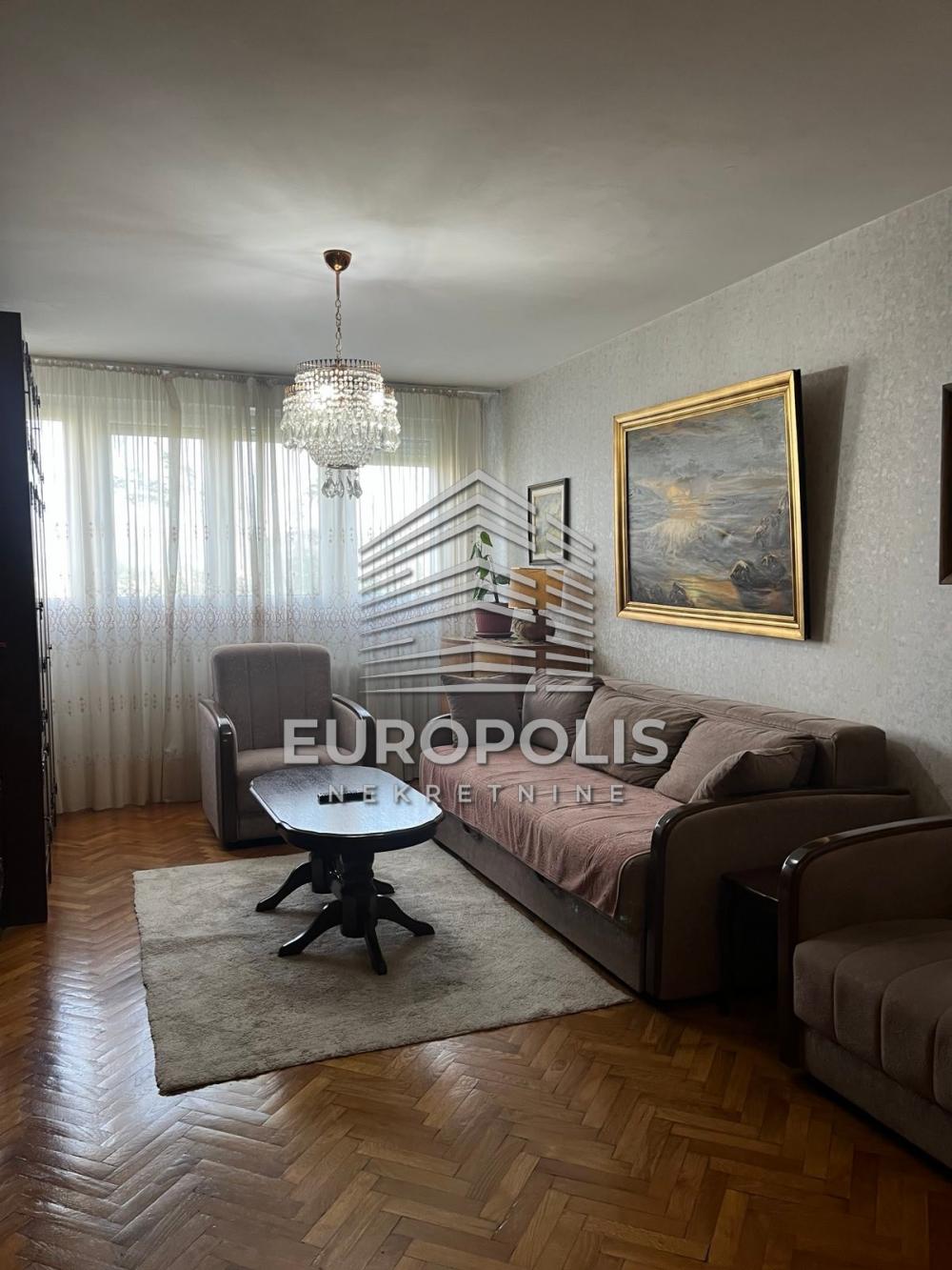 Prodaja stan 3.0 – top lokacija, Stari Merkator  ID#9309
255.000 €